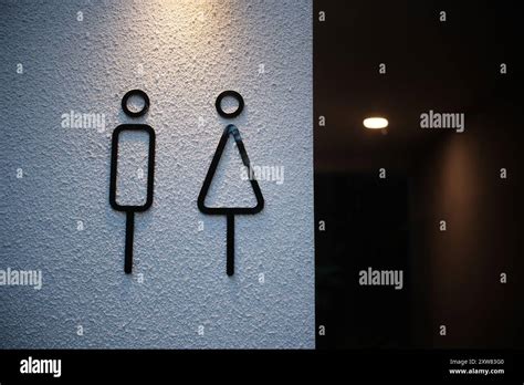 Minimalist Modern Restroom Icon Signs Design For Men And Women In