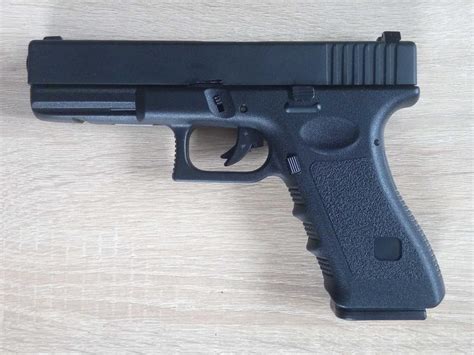 Страйкбольный пистолет Glock 17 Blowback GreenGas в кейсе, стр ...