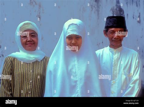 Javanese Mother Father And Daughter Java Indonesia Southeast Asia Model