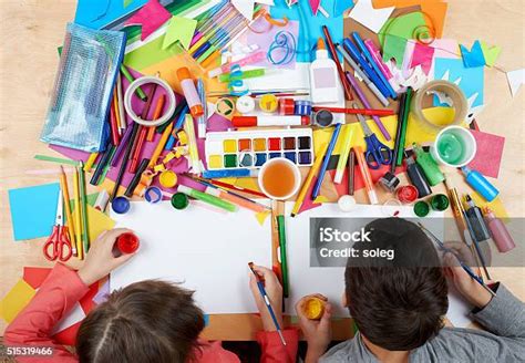 하위 그림이요 상단 뷰 아트웍 근무환경의 센첸 액세서리 아이에 대한 스톡 사진 및 기타 이미지 아이 연필 땋은 머리 Istock