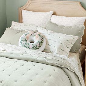 Sweet Velvet Scallop Quilt Pottery Barn Teen