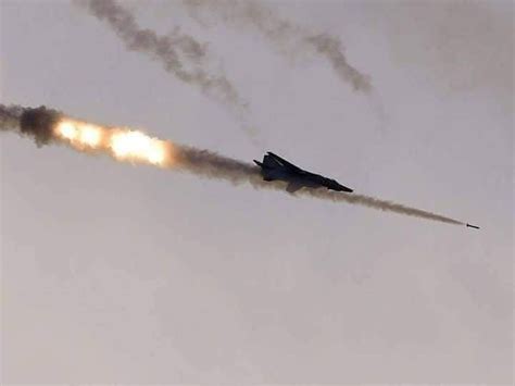 လေးမျက်နှာနှင့် အင်္ဂပူအစပ်တွင် တိုက်ပွဲပြင်းထန်နေပြီး စစ်ကောင်စီက လေကြောင်းမှ အတွဲလိုက်ဗုံးမ