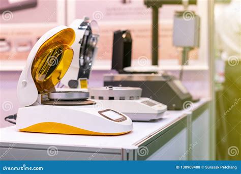 Automatic Infrared Moisture Analyzer Device For Weight Loss Checking And Calculated To Humidity