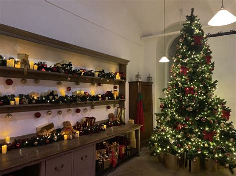 독특하고 다채로운 크리스마스 트리 디자인 Heypop