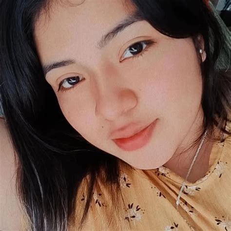 Laura Lala Lau Threads Say More