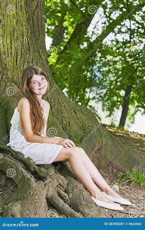 Portrait De Jeune Fille Image Stock Image Du Petit Doux