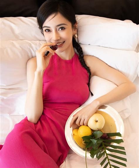 Angelababy C N L I G Khi B C M S Ng Tu I Sao