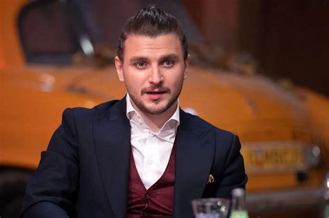 تولد لاکچری دارا حیایی درکنار مادرش عکس