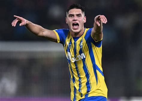 Шахтар знизив ціну на Судакова