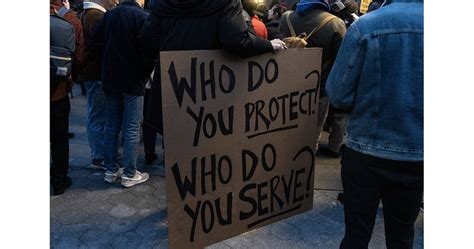 Радио Китай Колко афроамериканци трябва да умрат в резултат на насилствено правоприлагане