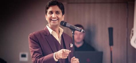 Kumar Vishwas Incredible Journey From Iit To Bollywood His Best Poems