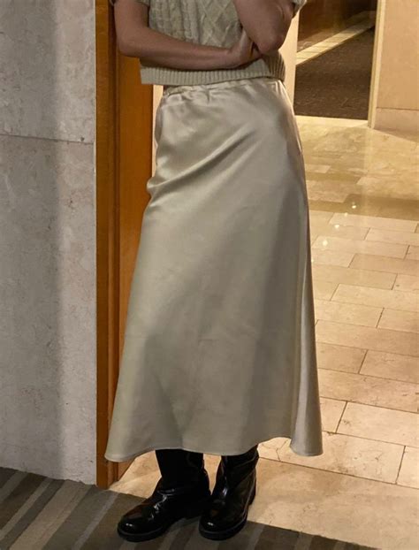 마드제이모우 밴딩 롱 스커트 실크 새틴 스커트 샤틴 블랙 가을 스커트 치마