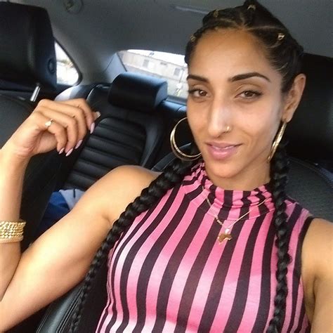 Sexy Female Abs Athlete Spotlight Anureet Dhaliwal