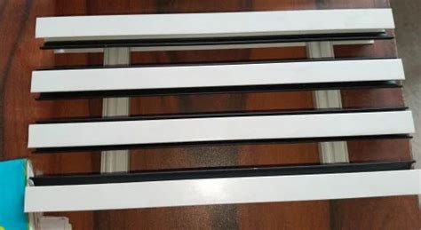 Powder Coated 3 Slot Diffuser For Commercial Shape Rectangle At
