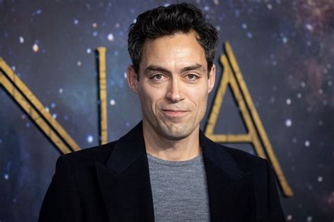 Rivals Star Alex Hassell Shared Ice Breaker For Nude Scene Huffpost Uk Entertainment