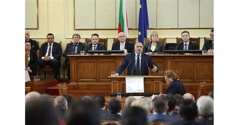 Борисов за оставката Не съм се обидил народът поиска оставам на разположение