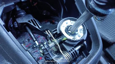 Смазка шарнира ручки КПП — Lada Гранта Лифтбек (2G), 1,6 л, 2019 года ...