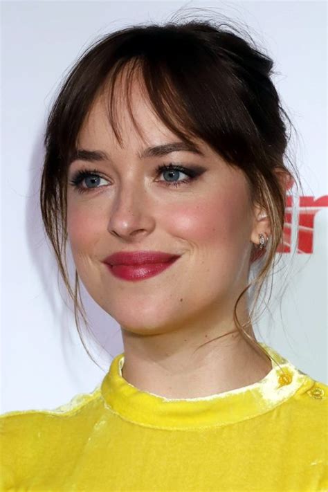 Dakota Johnson S Hairstyles Hair Colors Steal Her Style