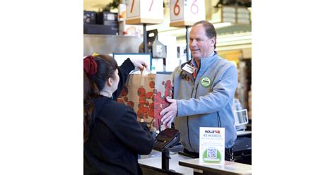 Mollie Stones Markets Unveils Mollies Rewards Program