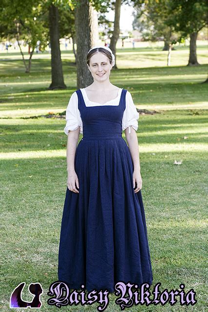 16th Century Kirtle Faerie Queen Costuming