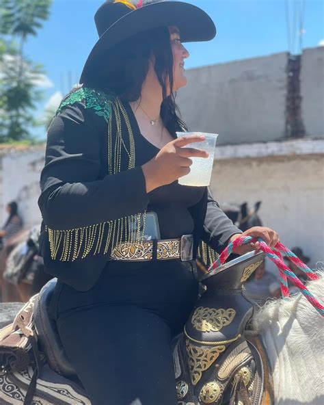 Elizabeth Jauregui🖊️ Laingeliz • Instagram Photos And Videos