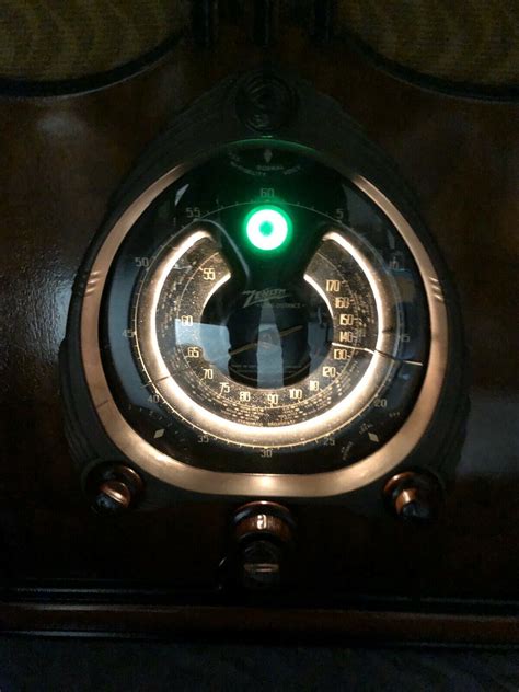 1938 Zenith Walton 12 S 232 Shutter Dial Tombstone Art Deco Radio