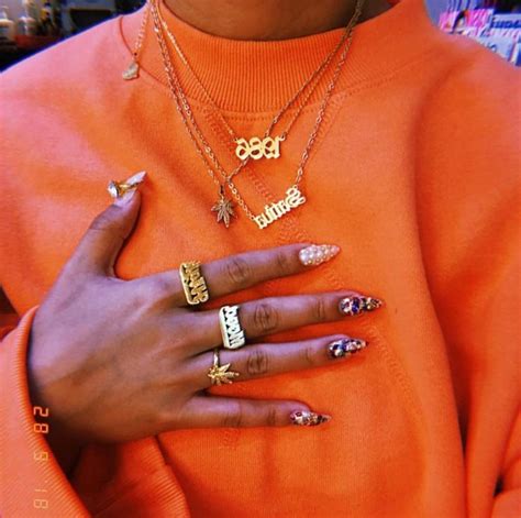 Pin De Hillary Conheady Fashion T Em Orange Estética Laranja