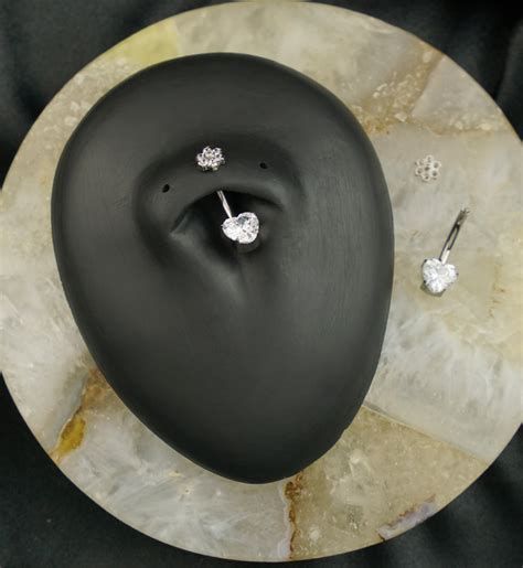 Flower Heart Clear Cz Titanium Internally Threaded Belly Button Ring
