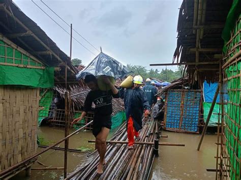 မြောက်ဦးမြို့တွင် မိုးသည်းထန်စွာရွာသွန်းမှုကြောင့် ရေဝင်ရောက်သော မ