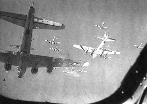 Vintage B 17 Flying Fortress Formation