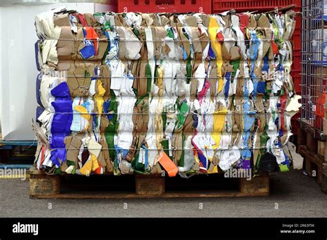 Colorful Recycled Card Board Packaging Paper Bale Pressed And