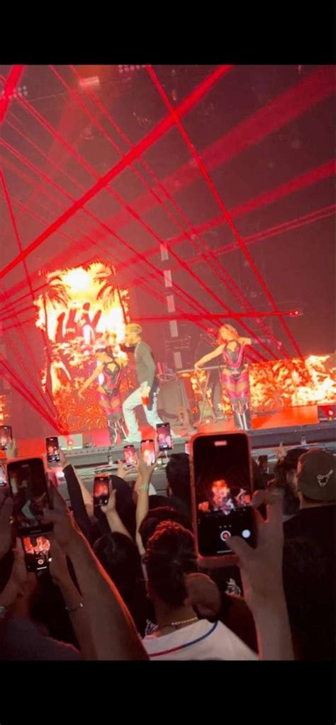 Mora Concert And Tour Photos