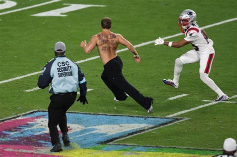 Super Bowl Lx Streaker Interrupts Patriots Vs Seahawks With Three Word