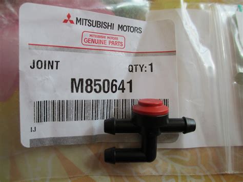 M850641 Тройник омывателя лобового стекла Mitsubishi | Запчасти на DRIVE2