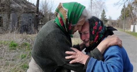 Днес моя съседка навърши 90 години и реших да отида да я поздравя но от това което видях буца