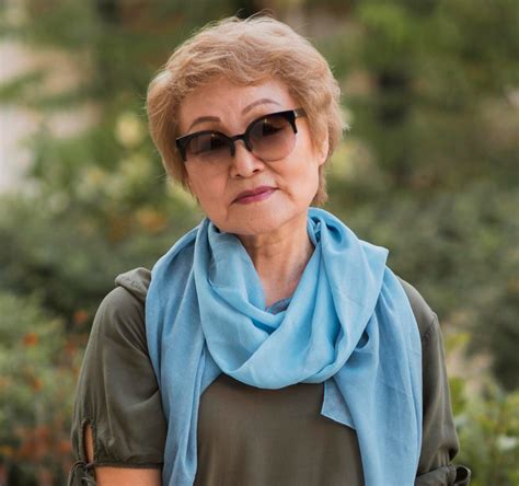 7 Glasses Frames Women Can Choose For A More Youthful Look Bright Side