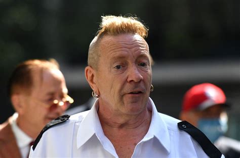 Sex Pistols John Lydon Thinks The Rolling Stones Should Retire