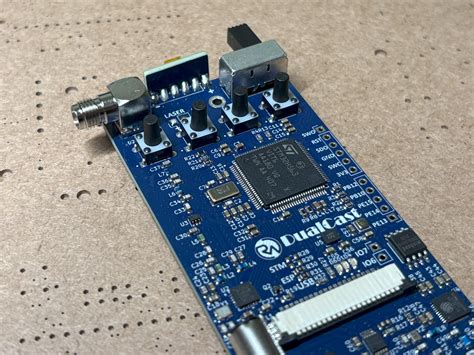 compact long range lora transceiver and wireless network analyzer