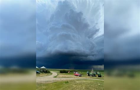 Tornado Warning South Of Calgary Ends