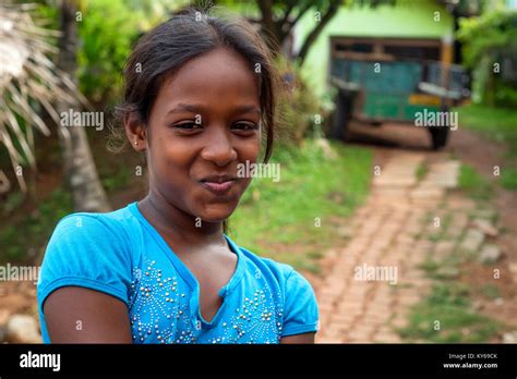 Junge Tamilische Frau Fotos Und Bildmaterial In Hoher Auflösung