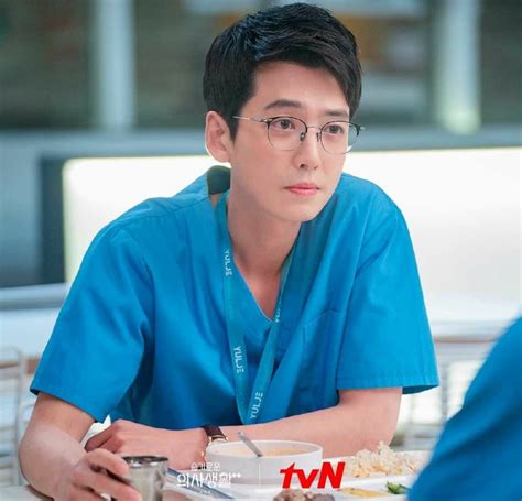 Hospital Playlist 2 Menuju Episode 4 Kim Jun Wan Mulai Hadapi Masalah Dalam Hubungannya Dengan