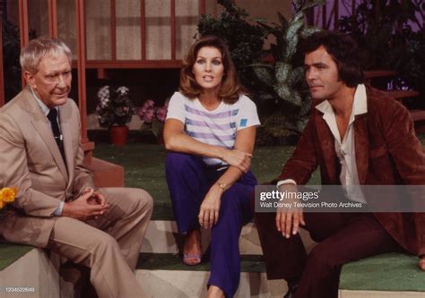 Burgess Meredith Priscilla Presley Jim Stafford Hosting The Abc Tv