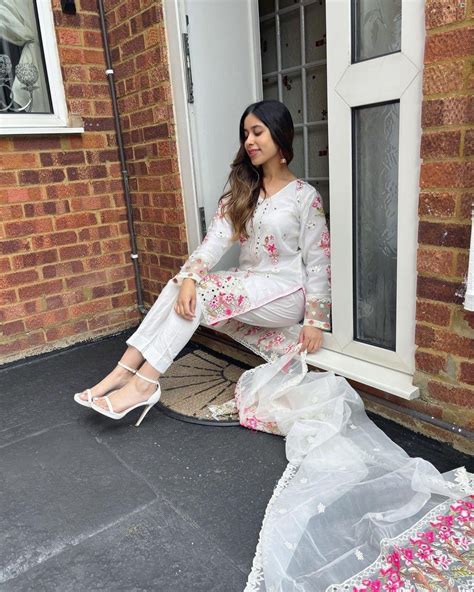 Love Her Feet R Desifootfetishvids