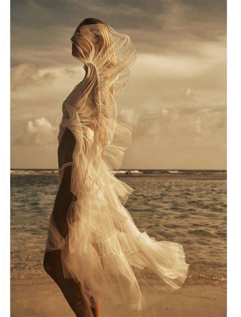 Pin By Idalmiz Lopez On Natalie La Beach Fashion Editorial Beach