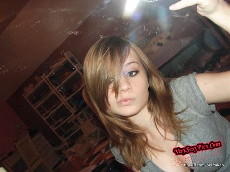 Naked Amateur Teens Mirror Porn Pic