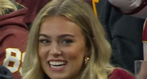 Minnesota Qb Cole Kramers Fiancée Got Some Major Airtime While In The Stands During Bowl Game