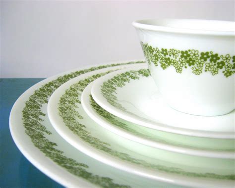 Corelle Spring Blossom Dinnerware 16 Pieces Complete Service