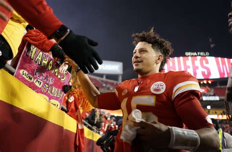 🏈 Chiefs Patrick Mahomes To Sit Regular Season Finale Against Chargers