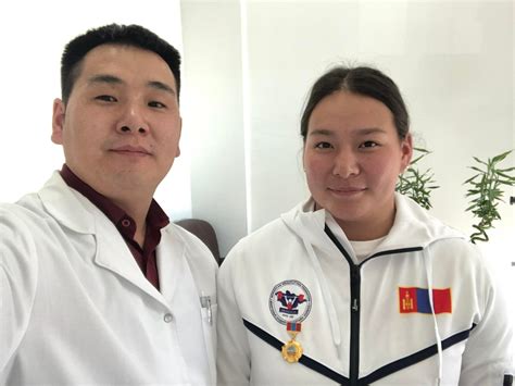 Дэлхийн аваргатай Спортын гэмтлийн эмч Э Түвшинбаяр