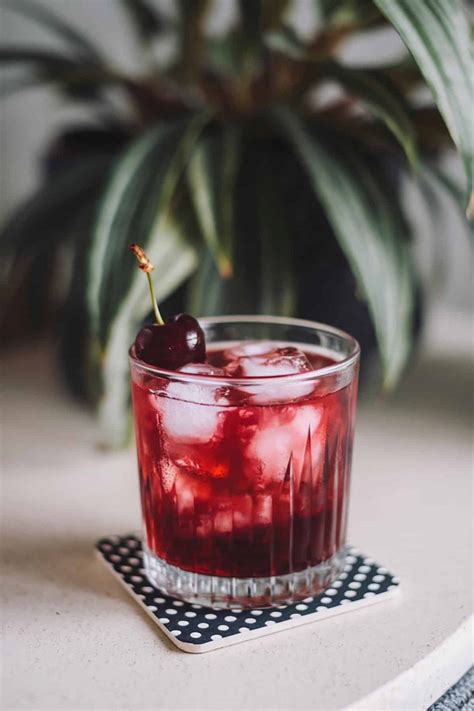 14 Delicious Cherry Cocktails Howdykitchen